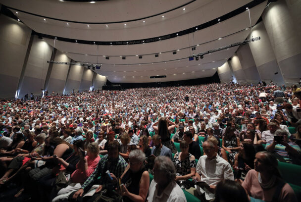 The seating divide | CITYVIEW