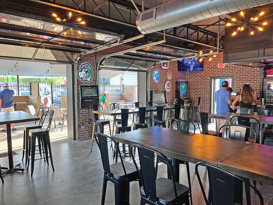 Triple Crown Sports Bar | CITYVIEW