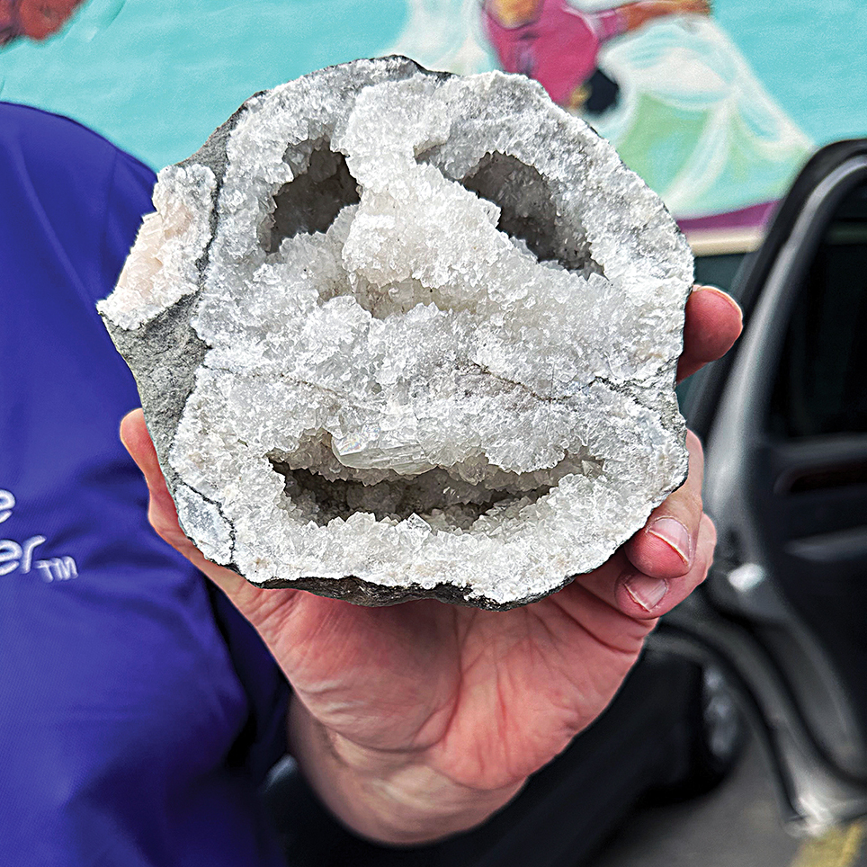Geodes reveal nature’s hidden beauty | CITYVIEW