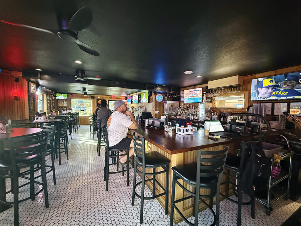 Sunset Lounge in Norwalk | CITYVIEW